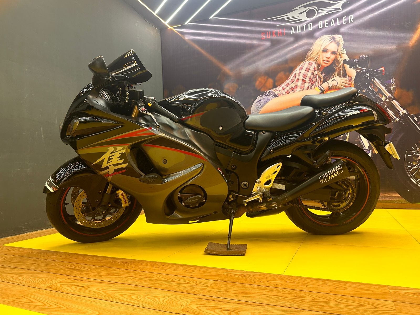 Suzuki GSX1300R Hayabusa – Sukhi Auto Dealer